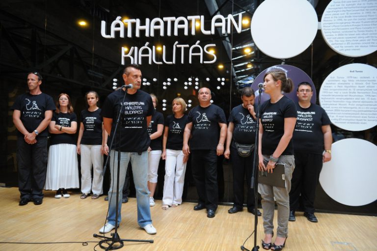 Láthatatlan Kiállítás Budapest – amikor az érzékeid vezetnek…